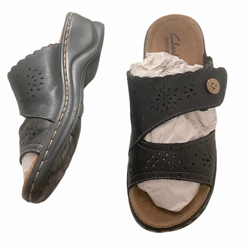 Clarks Women's Black Laser Cut Slides Sandals - Gem